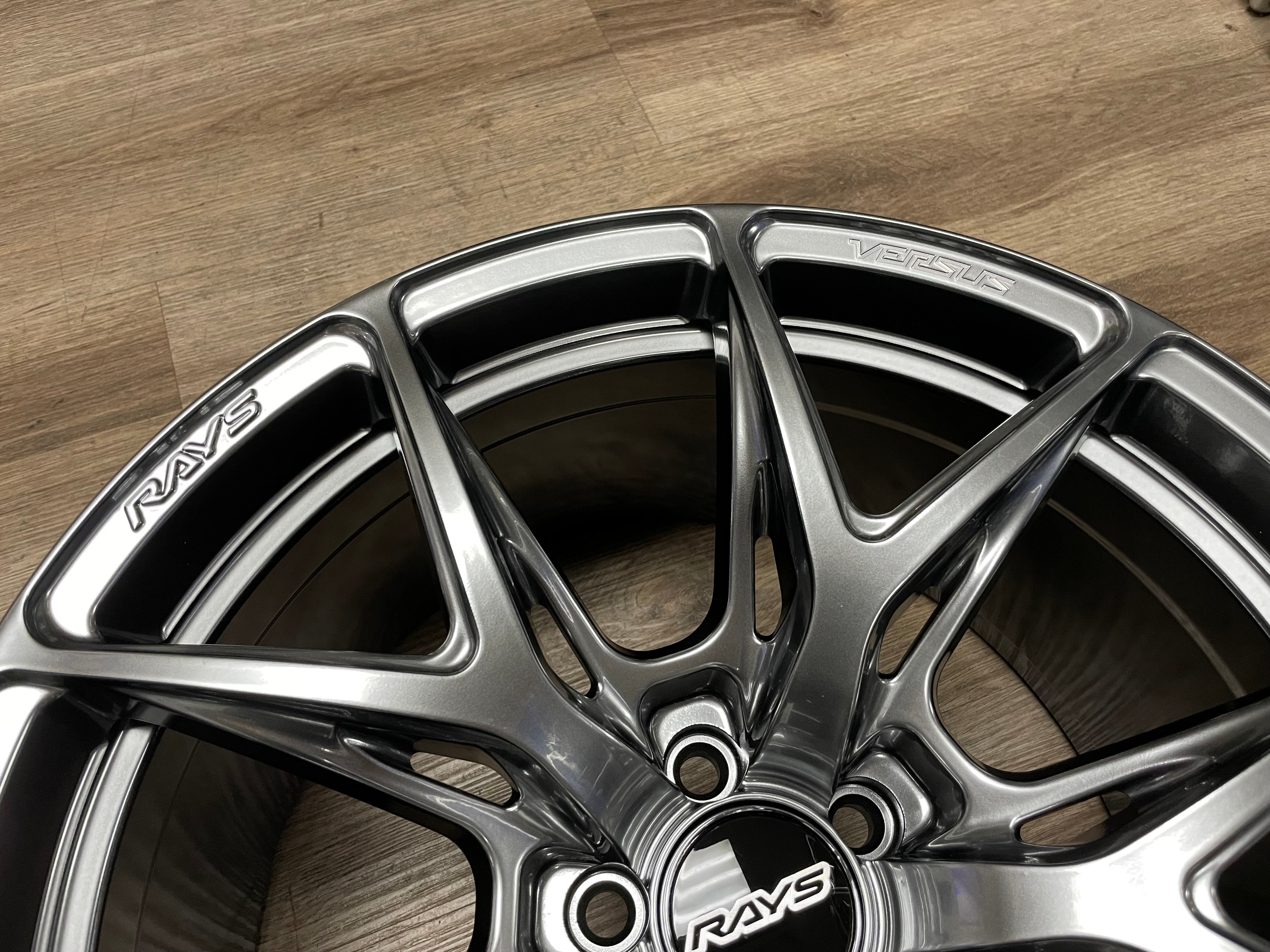 Rays Versus VV21S 18x9.5 +38 5x114.3 Grace Silver (Set of 4) WT2X38EQN – Rim and Tire Center