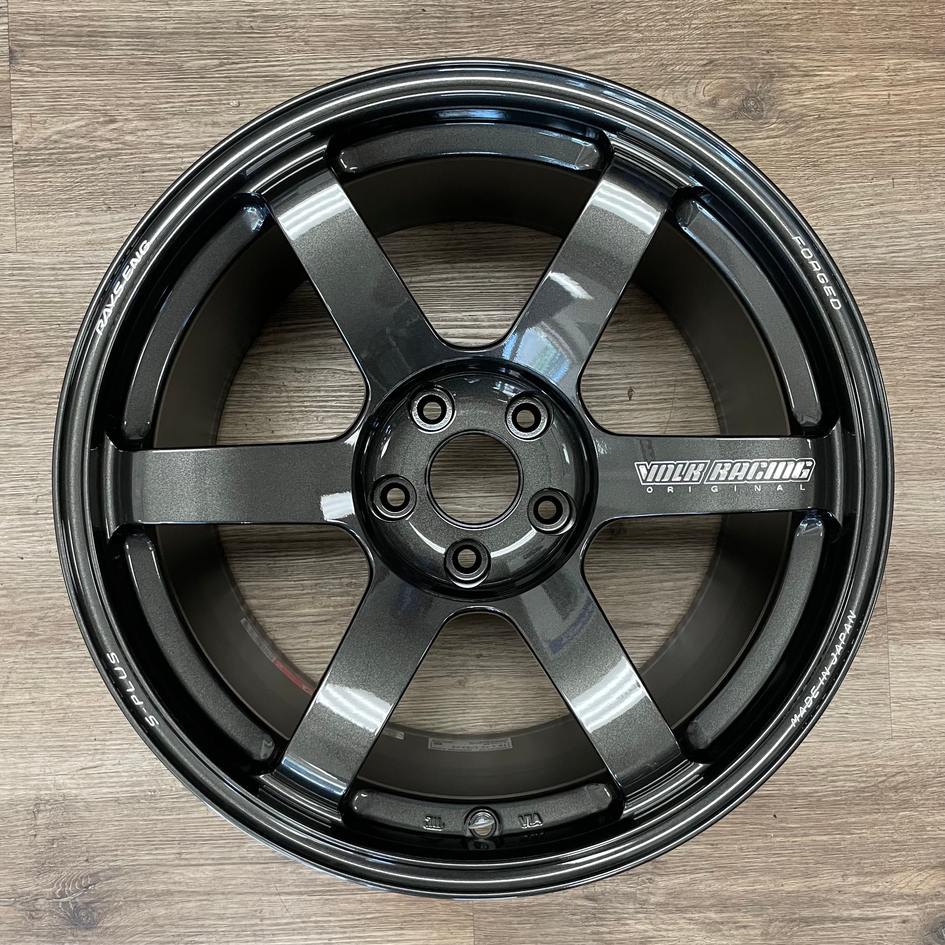 Volk Racing TE37 Saga S-Plus 18x9.5 +20 5x120 Diamond Dark Gunmetal (S ...